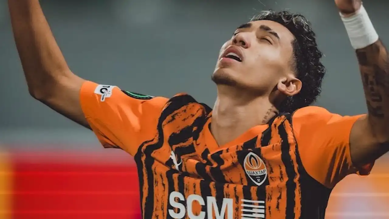 Ex-Flu, Isaque marca golaço de bicicleta pelo Shakhtar